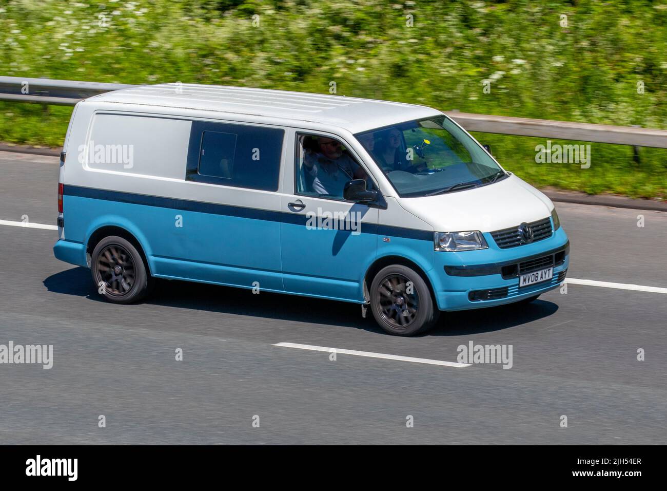 2008 volkswagen transporter vans hi-res stock photography and images ...