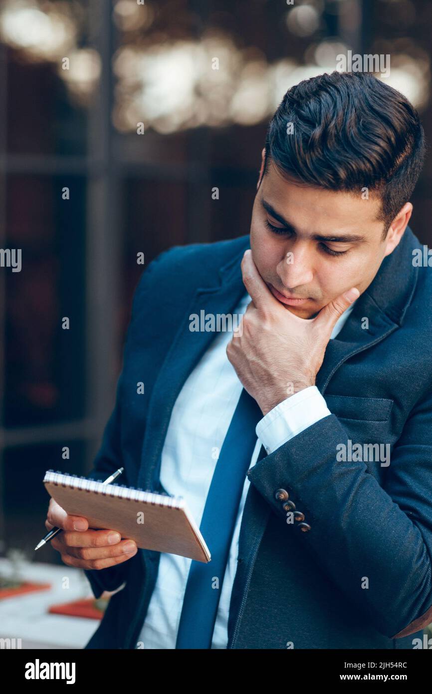 Thinking and reasoning hi-res stock photography and images - Alamy