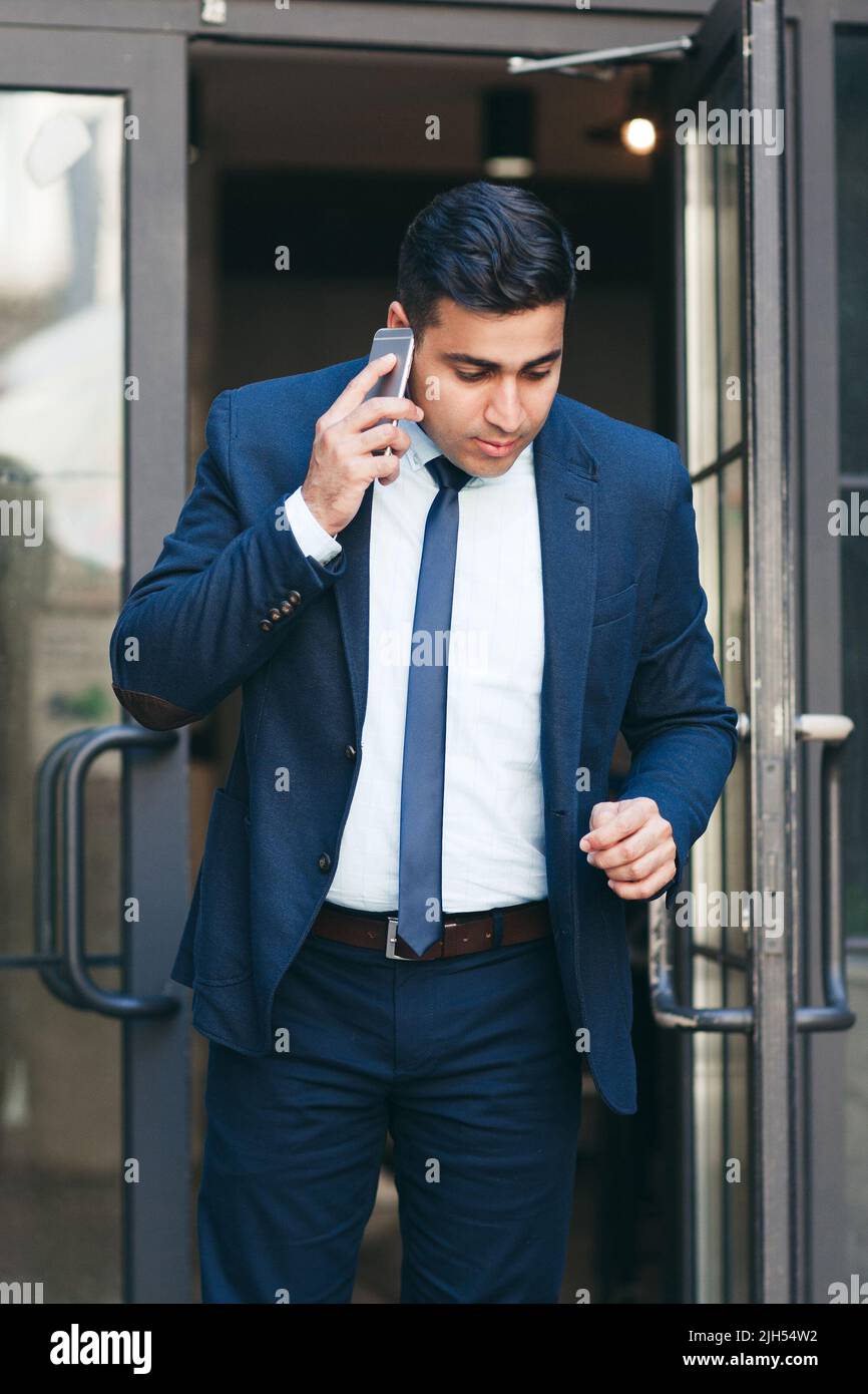 Stock market trader hi-res stock photography and images - Alamy