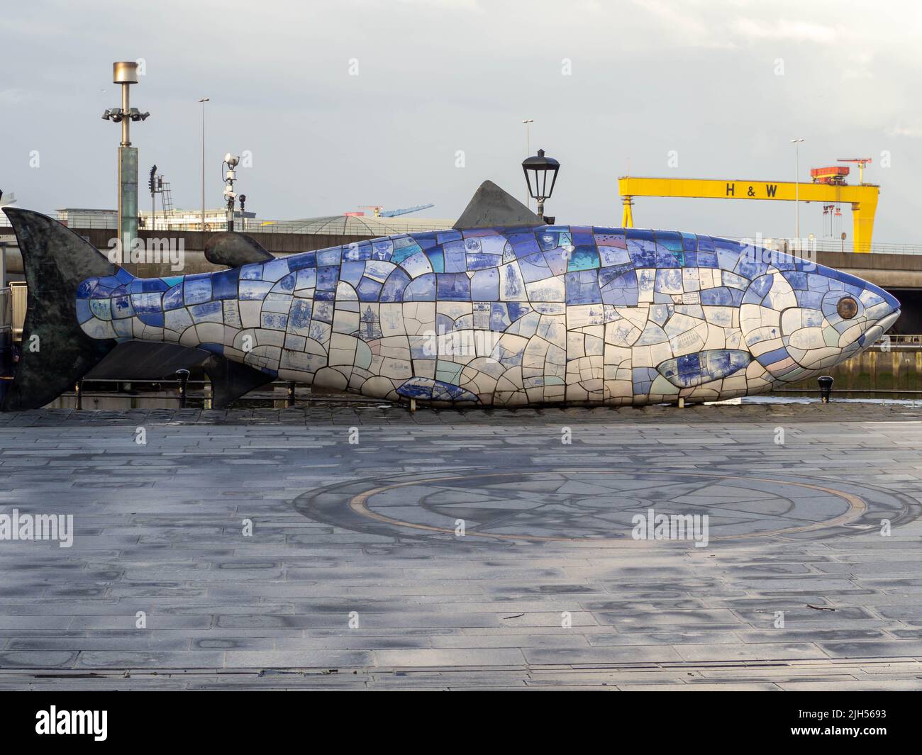 Ceramic fish sculpture hi-res stock photography and images - Alamy
