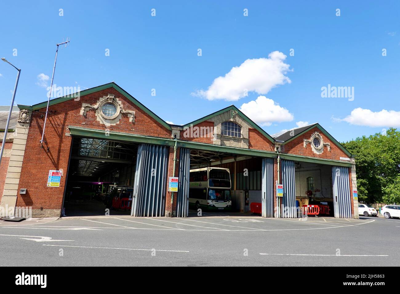 Old bus depot hi-res stock photography and images - Alamy