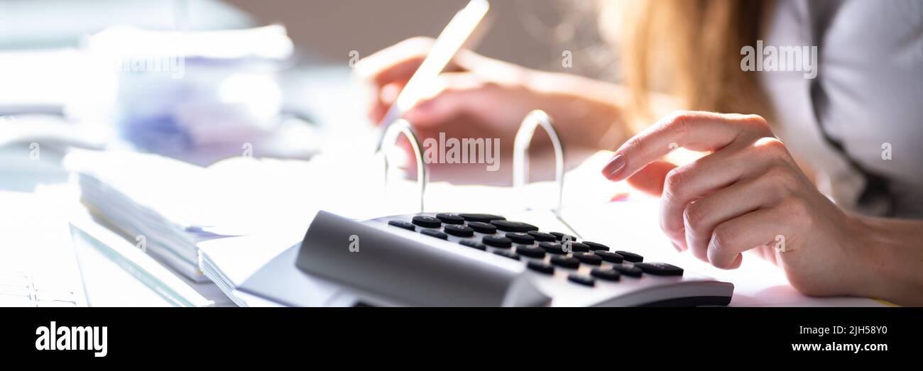 Professional accountant hi-res stock photography and images - Alamy