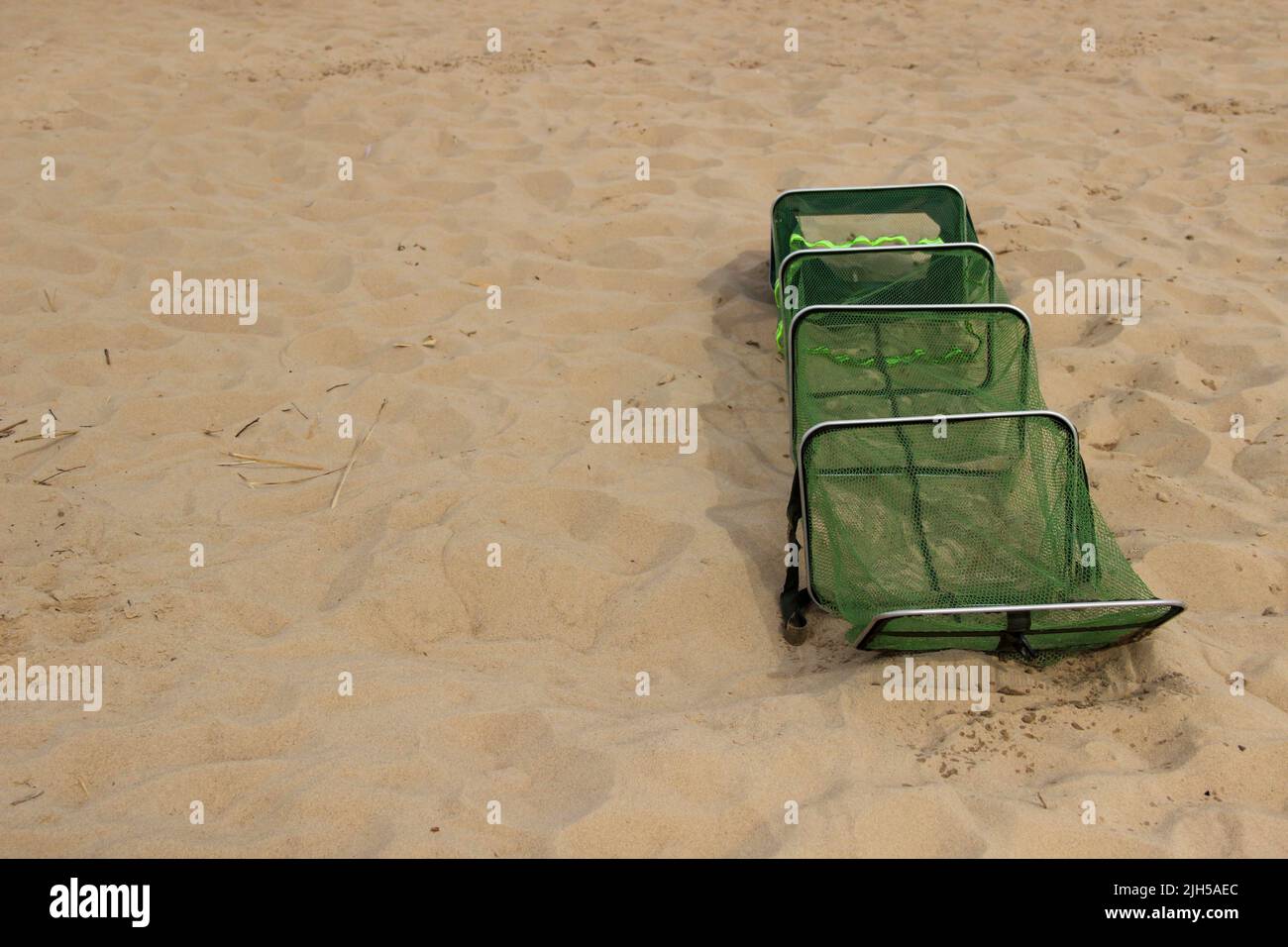 Scoop net hi-res stock photography and images - Alamy