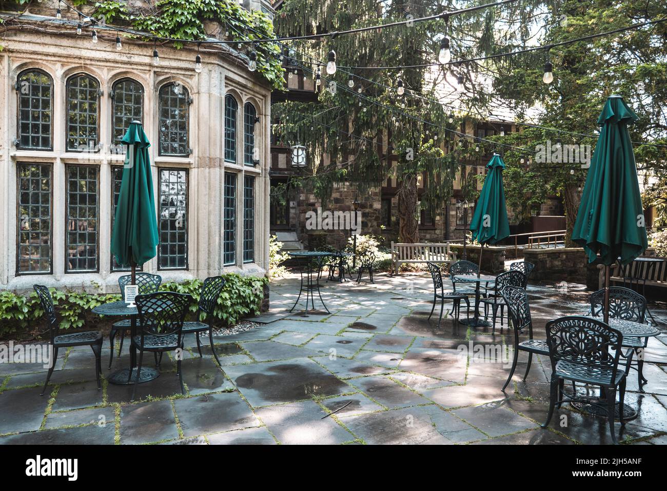 Old building, New Jersey Garden State Manor House, terrace for ...