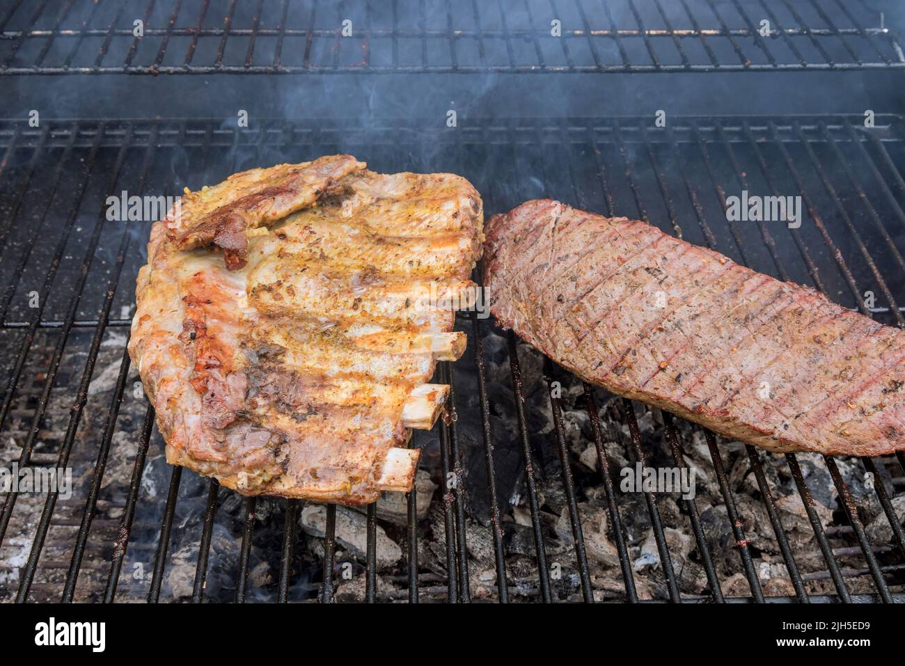 Smoked beef ribs hi-res stock photography and images - Alamy