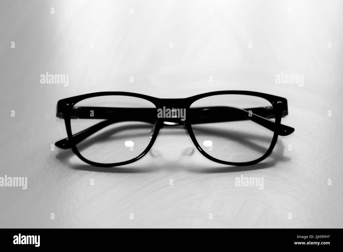 Minimal eyewear Black and White Stock Photos & Images - Alamy