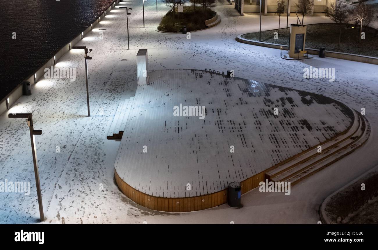 A snow-covered heart-shaped dance floor in Muzeon Park in Moscow Stock ...