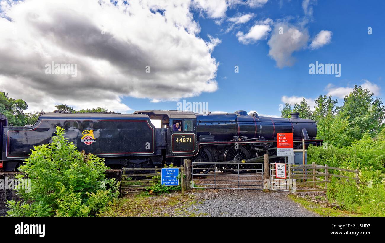 FORT WILLIAM SCOTLAND THE JACOBITE STEAM TRAIN LEAVING BANAVIE EN ROUTE ...