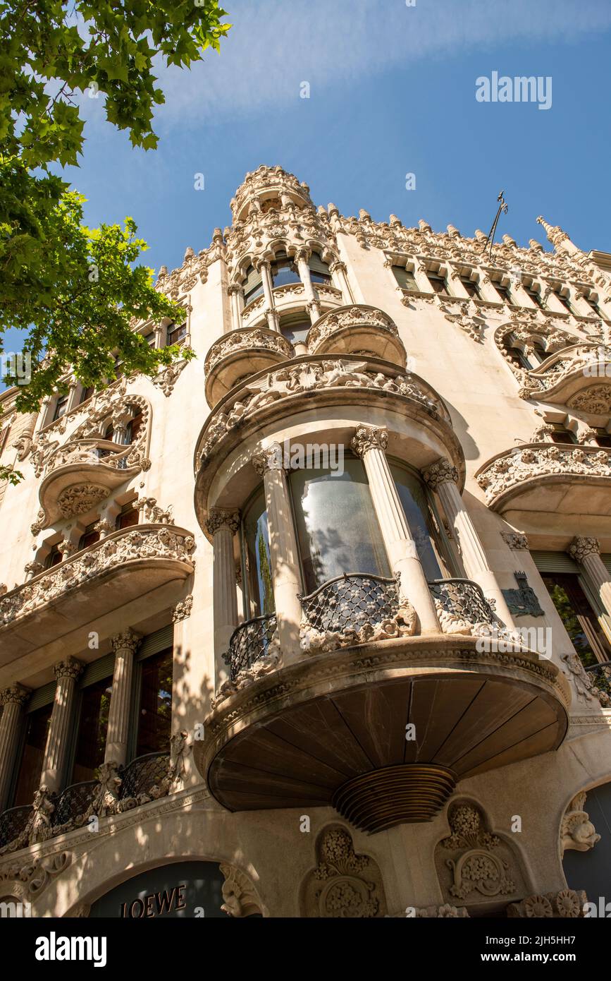Detail of building in Barcelona - Spain Stock Photo - Alamy
