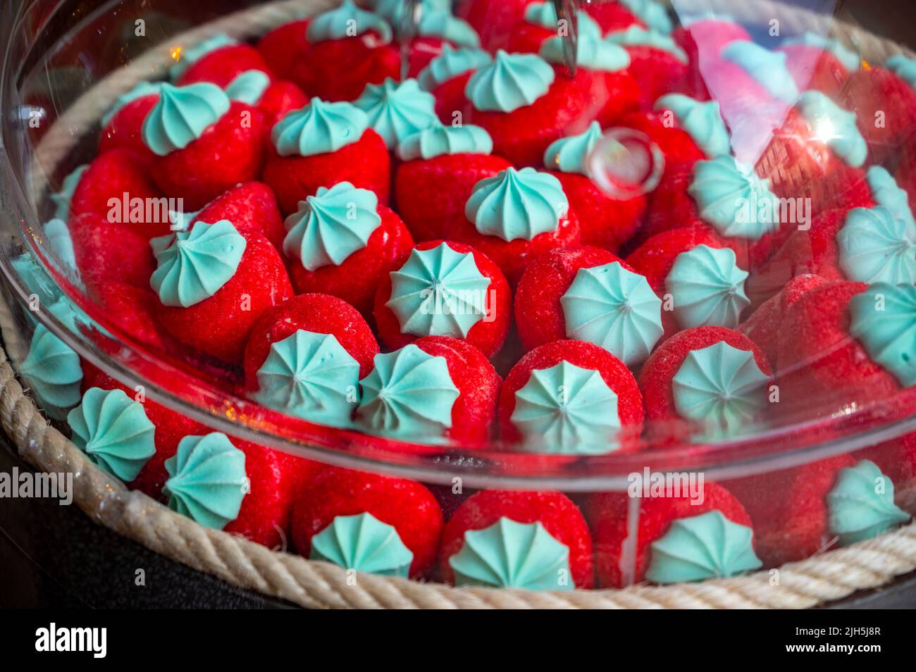 Traditional spanish sweets for sale hi-res stock photography and images ...