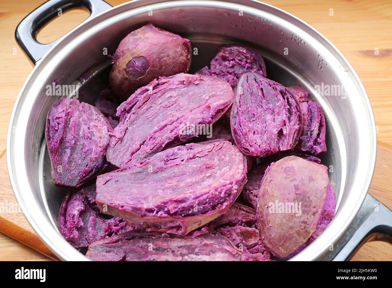 Purple potato vegetable root closeup hi-res stock photography and ...