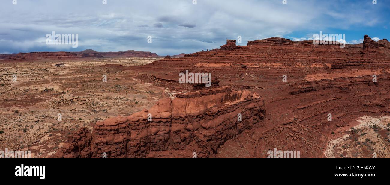 Red rocks in Utah Wilderness Stock Photo - Alamy