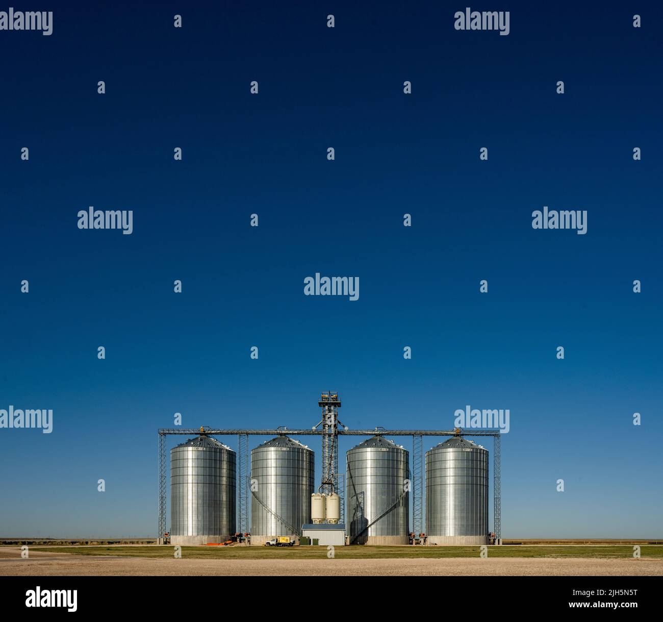Grain silo empty hi-res stock photography and images - Alamy