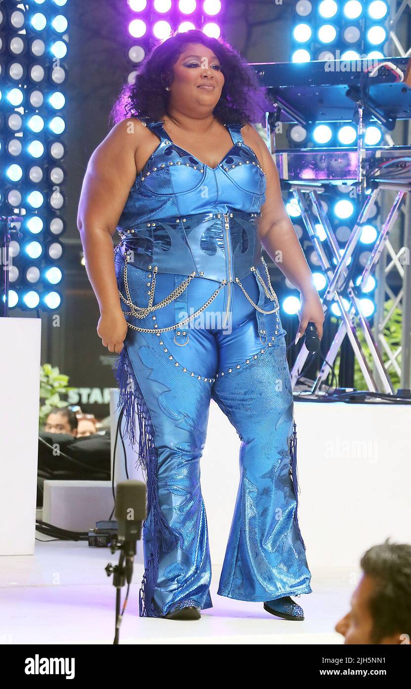 Lizzo Performing On The Today Show -PICTURED: Lizzo -LOCATION: New York ...