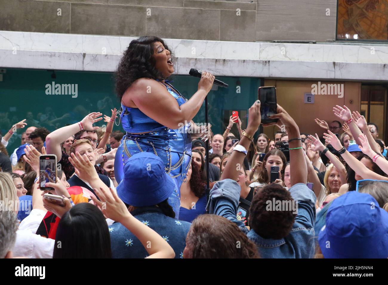 Lizzo Performing On The Today Show -PICTURED: Lizzo -LOCATION: New York ...