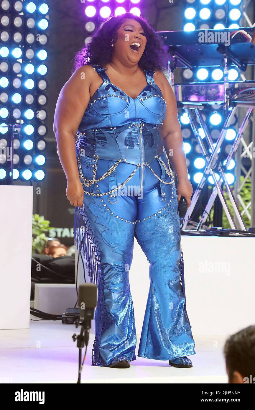 Lizzo Performing On The Today Show -PICTURED: Lizzo -LOCATION: New York ...