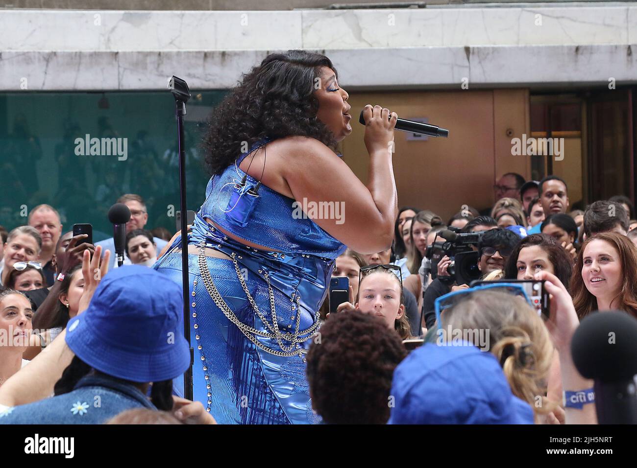 Lizzo Performing On The Today Show -PICTURED: Lizzo -LOCATION: New York ...