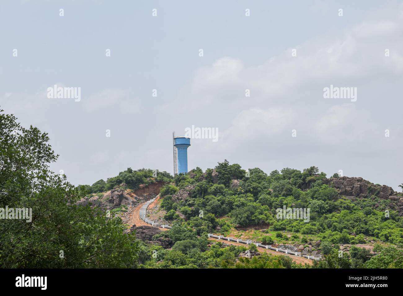 Cell phone tower india hi-res stock photography and images - Alamy