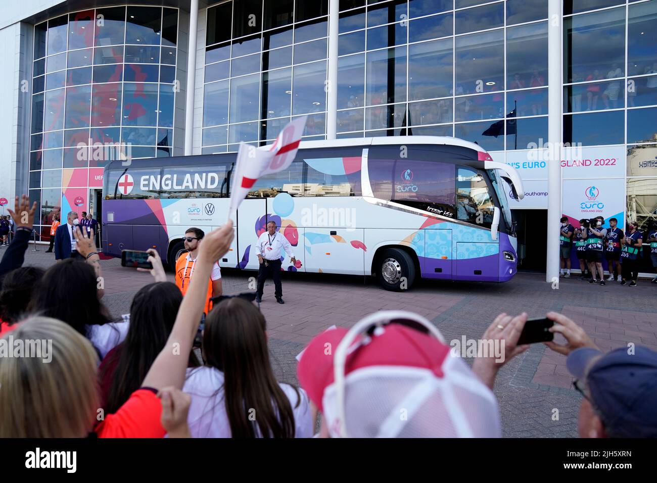 Bus ampics hi-res stock photography and images - Alamy