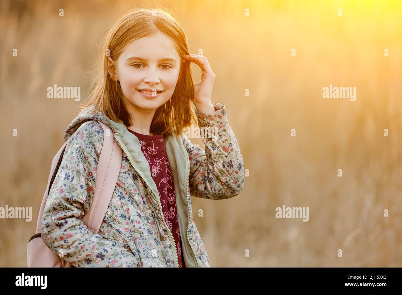 Preteen girl outdoors Stock Photo - Alamy