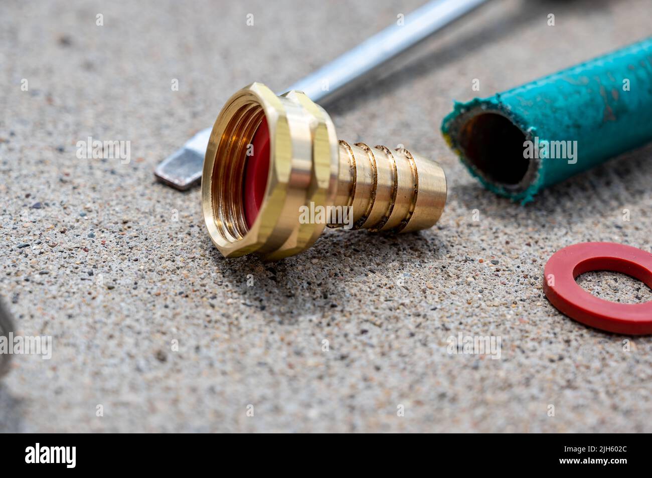 new garden hose replacement connection and pipe mender to tighten and ...