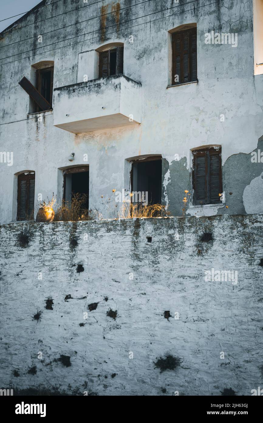 Spooky building facade hi-res stock photography and images - Alamy