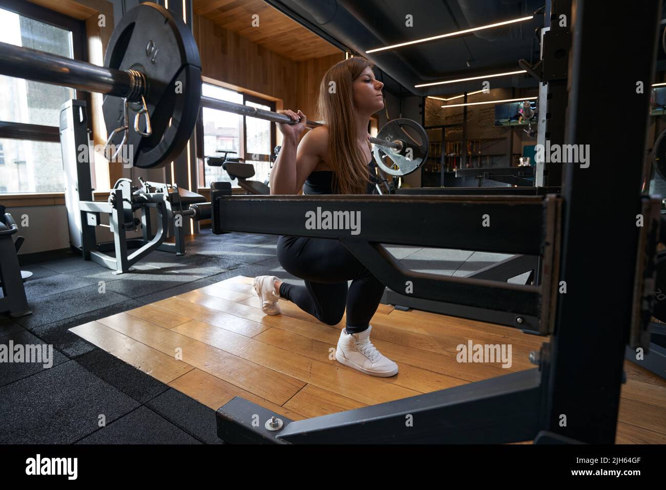 Woman female bodybuilder weightlifter hi-res stock photography and ...