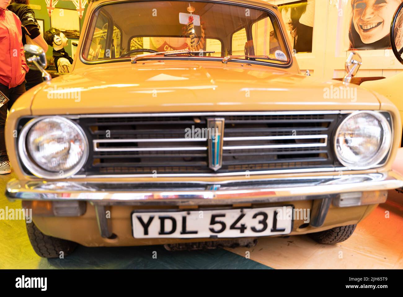 Vintage yellow vehicle hi-res stock photography and images - Alamy