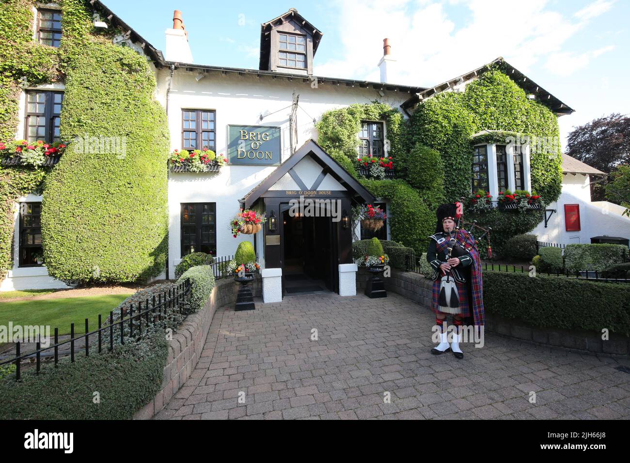 Brig o doon hotel hi-res stock photography and images - Alamy