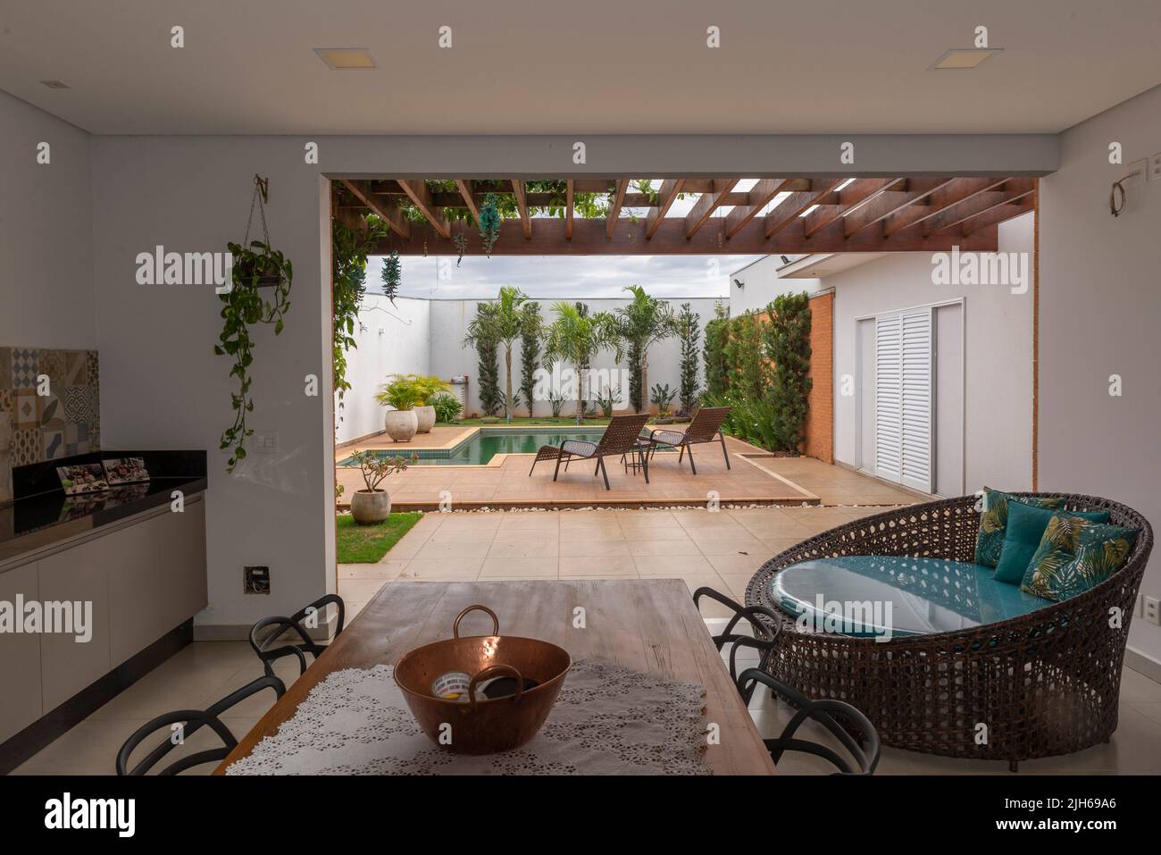 Vine terrace garden hi-res stock photography and images - Alamy