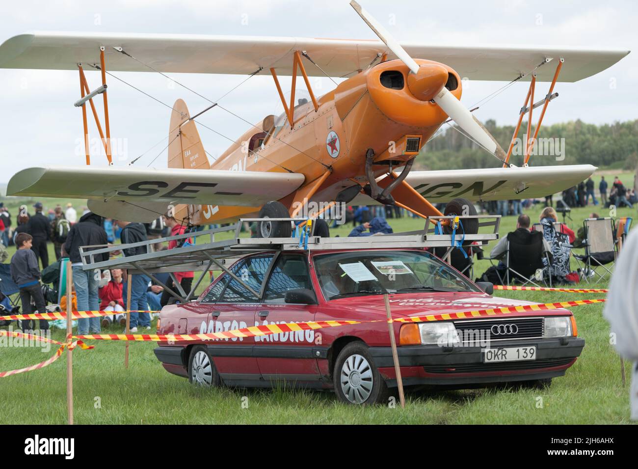 Biplane model hi-res stock photography and images - Alamy