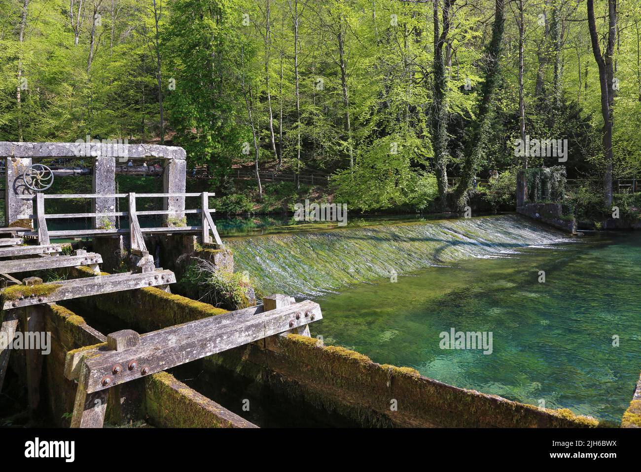 Blautopf, karst spring, water body, spring pot, weir, tourism, sights ...
