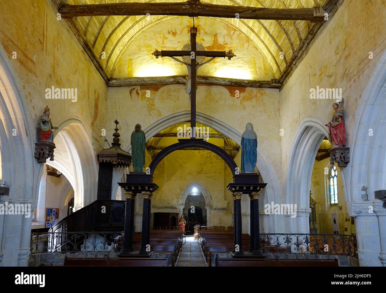Interior view altar nave parish hi-res stock photography and images - Alamy