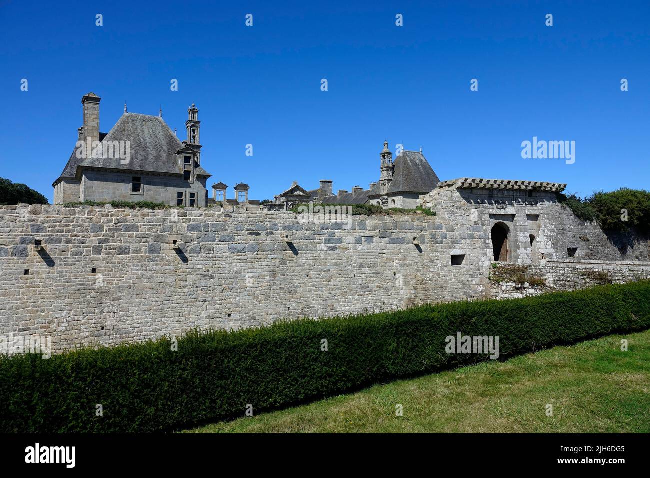 Chateau de Kerjean, 1545, Renaissance-style castle built in 1596, now a ...