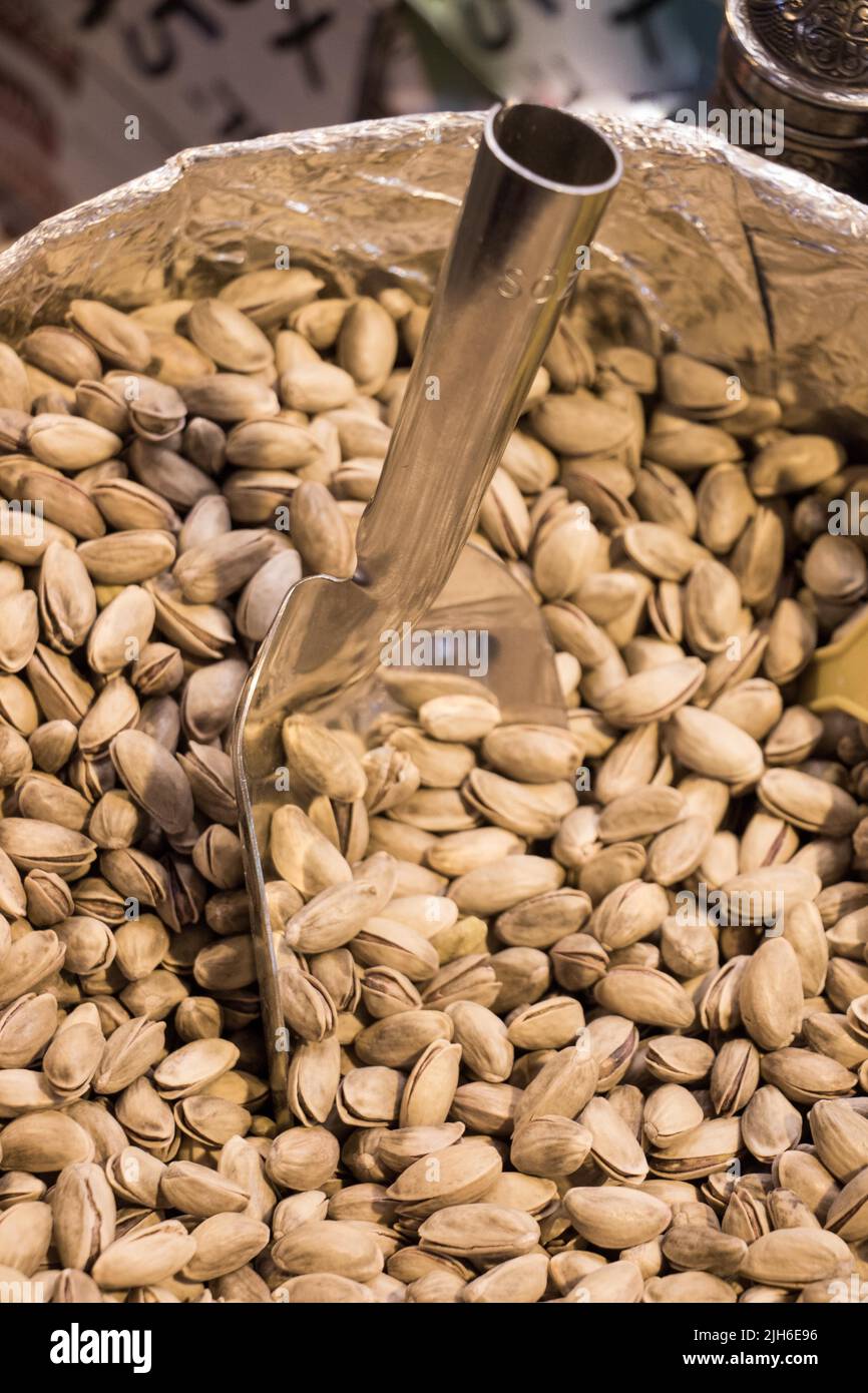 Pistachio nuts with shell ready to eat Stock Photo - Alamy
