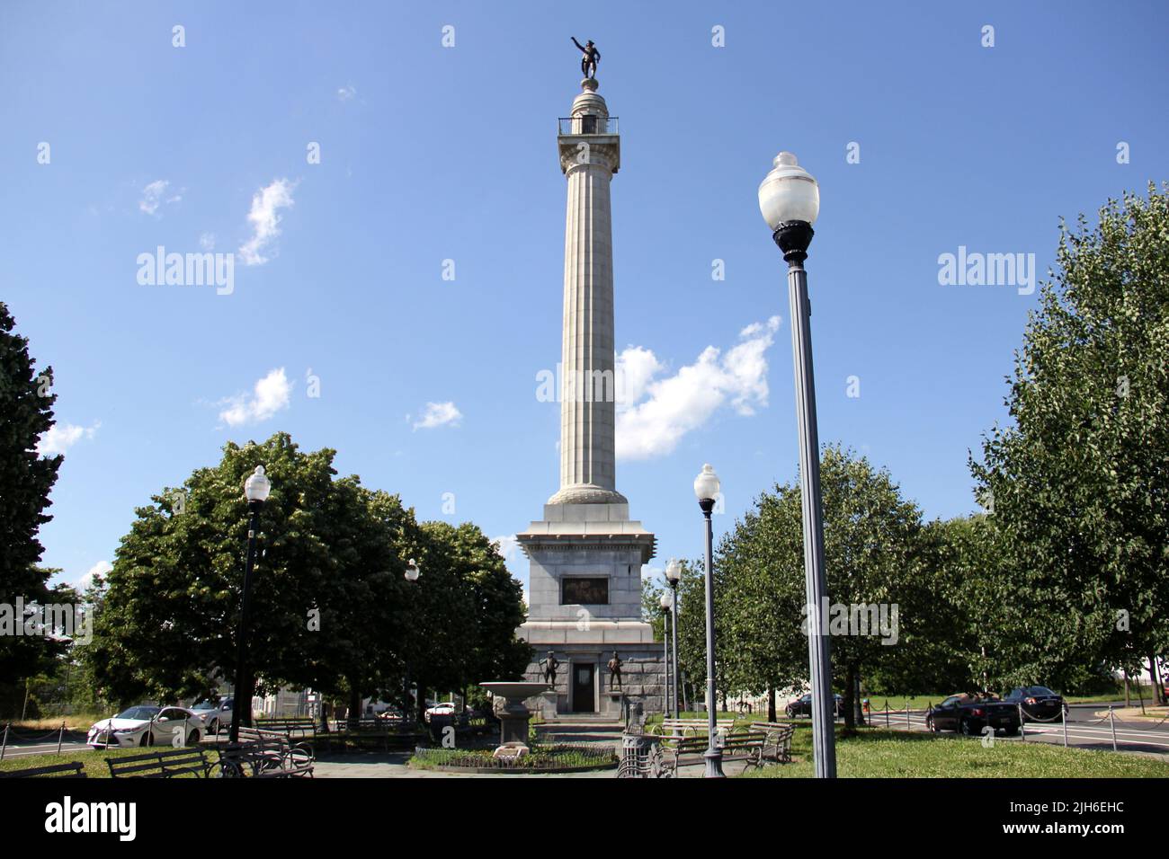 Battle Monument, commemorates the December 26, 1776 Battle of Trenton ...