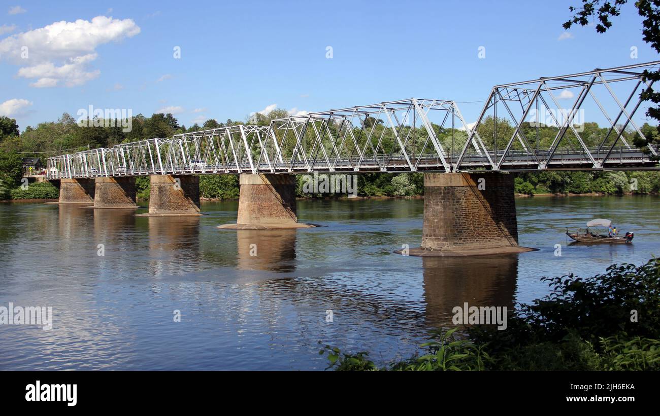 Bridge over delaware river in hi-res stock photography and images - Alamy