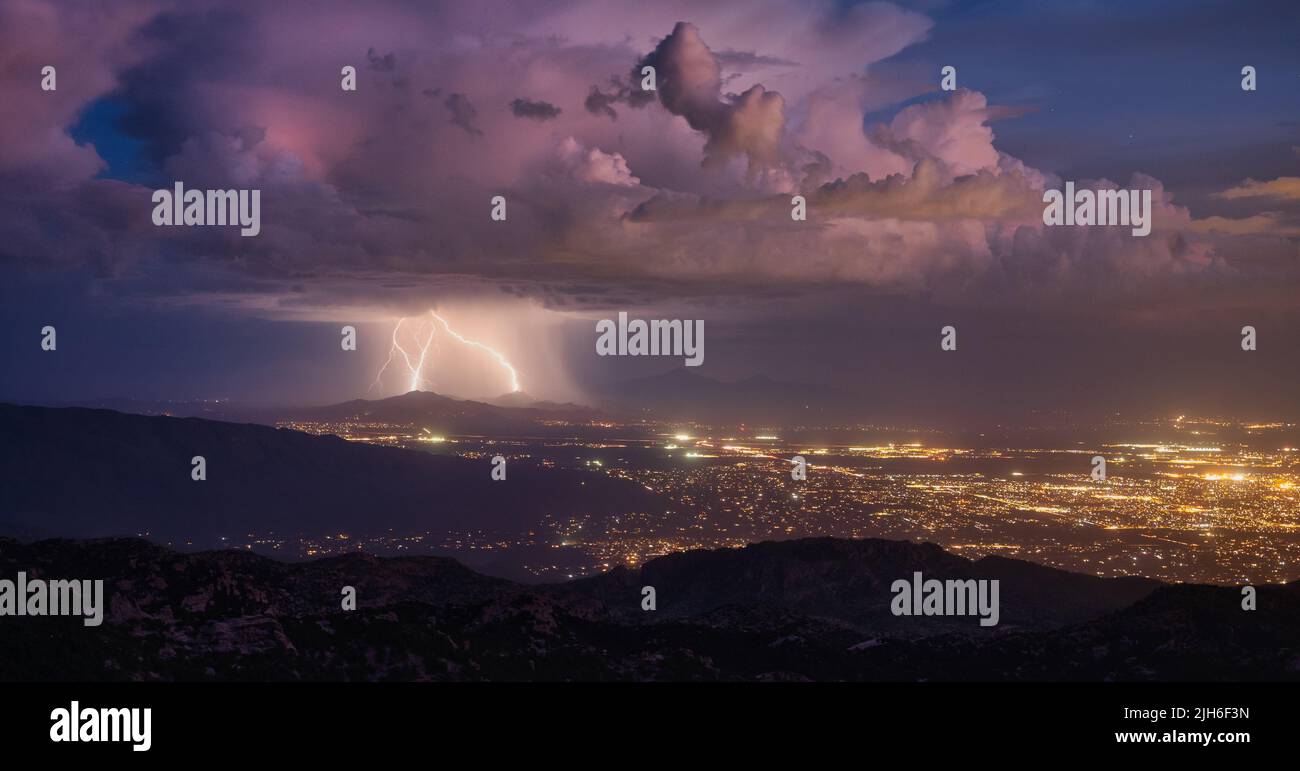 Lightning storm over Tucson, Arizona during monsoon season Stock Photo ...