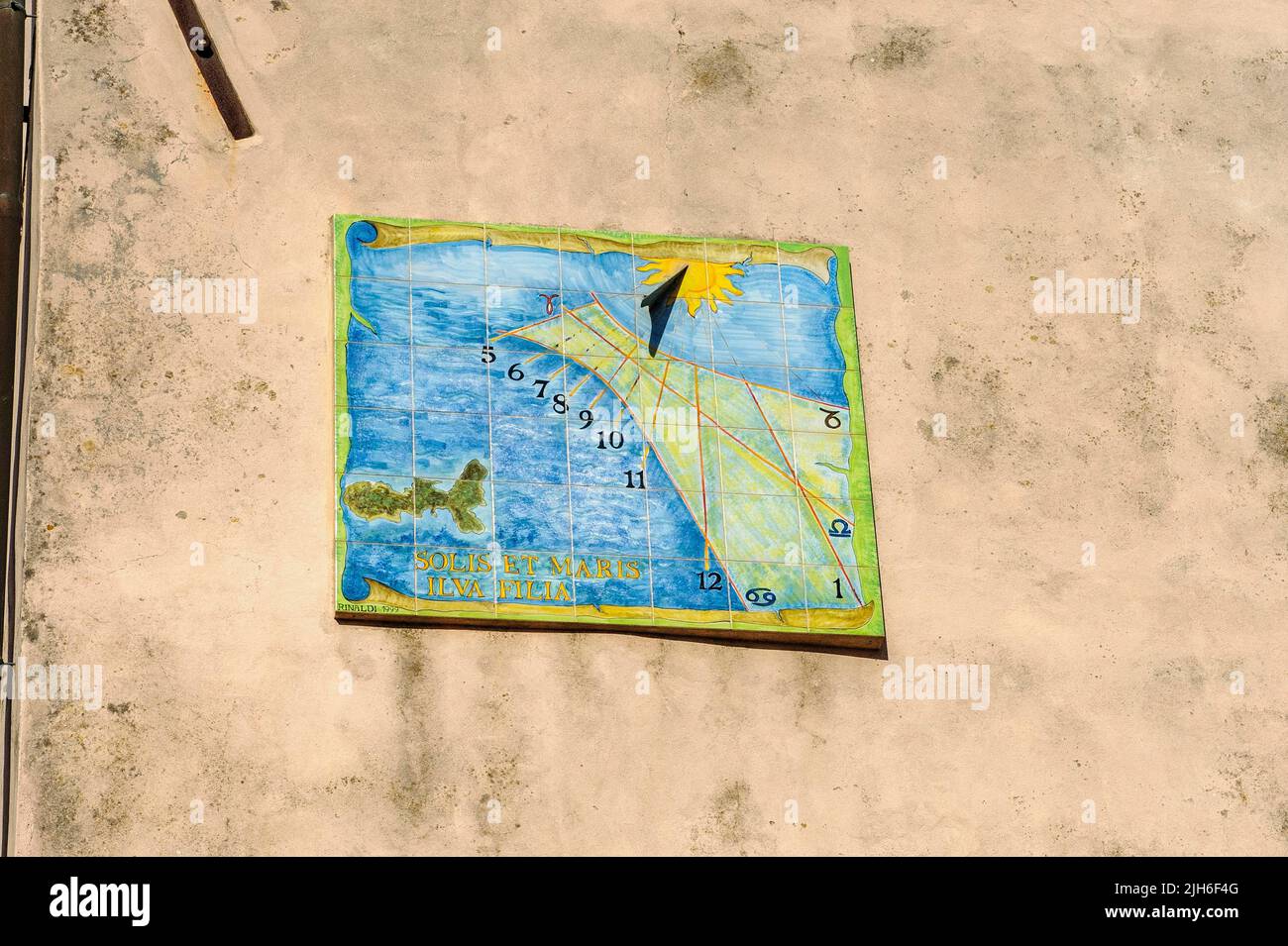 Sundial on house wall, Portoferraio, Elba, Tuscany, Italy Stock Photo ...