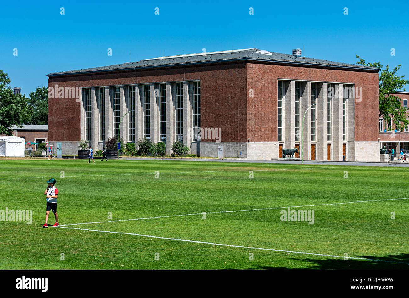 Olympic indoor swimming pool hi-res stock photography and images - Alamy