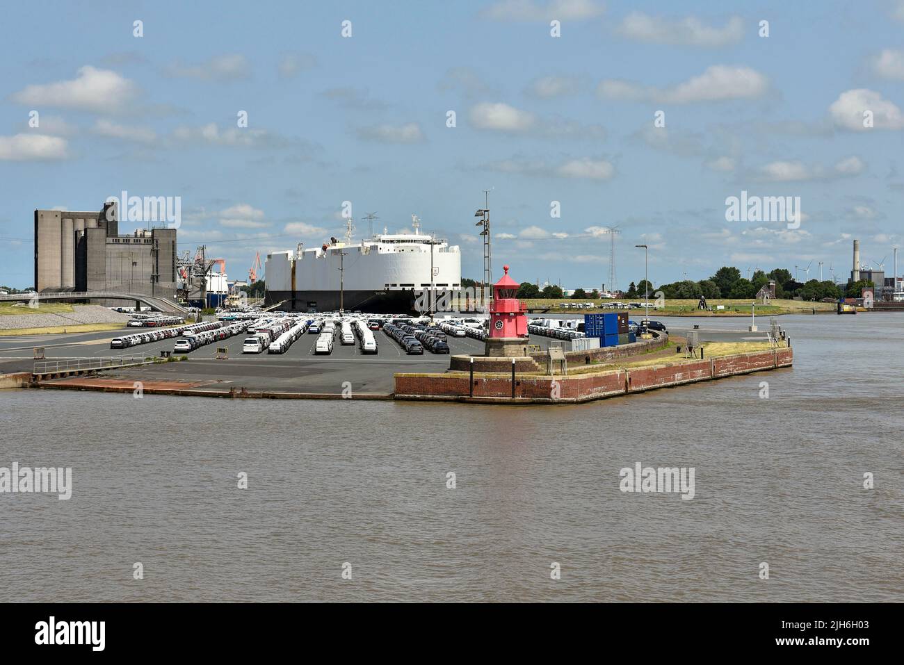 Car loading at Emden Westmole lighthouse, Emden, East Frisia, Lower ...