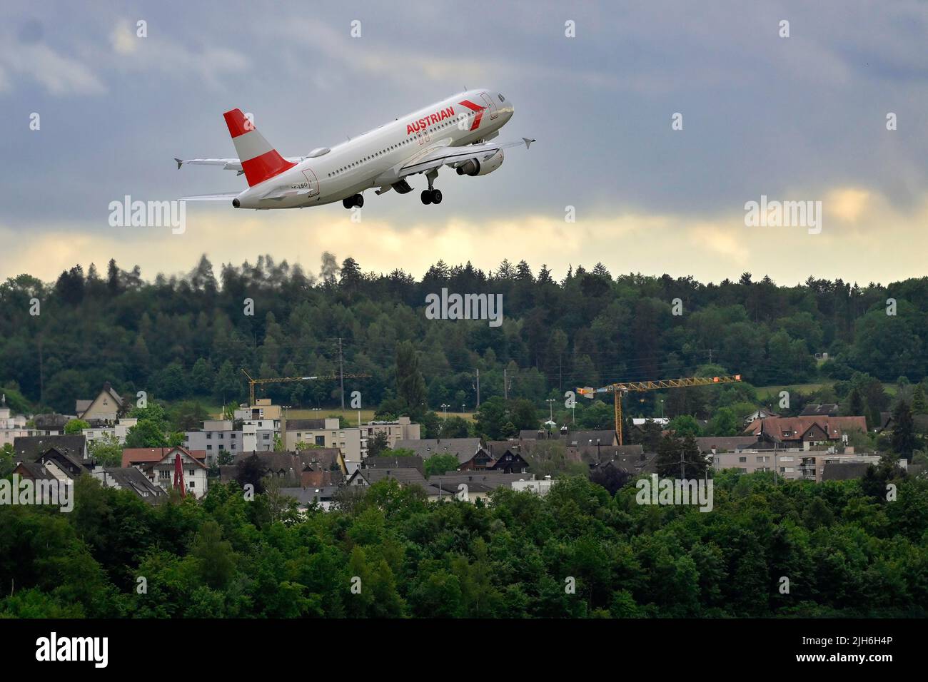 Aircraft Austrian Airlines, Airbus A320-200, OE-LBO, Zurich Kloten ...
