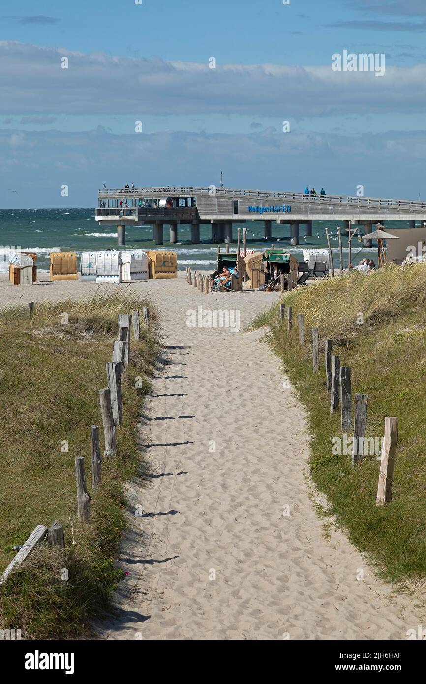 Pier access hi-res stock photography and images - Alamy