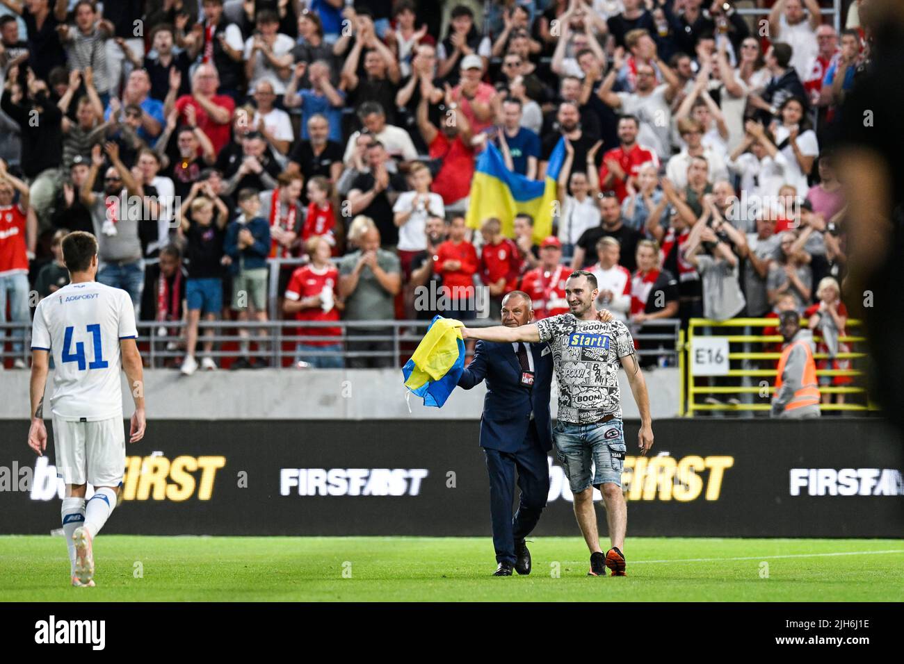 Antwerp, Belgium. 15th July, 2022. Ukrainian streaker invades the pitch ...