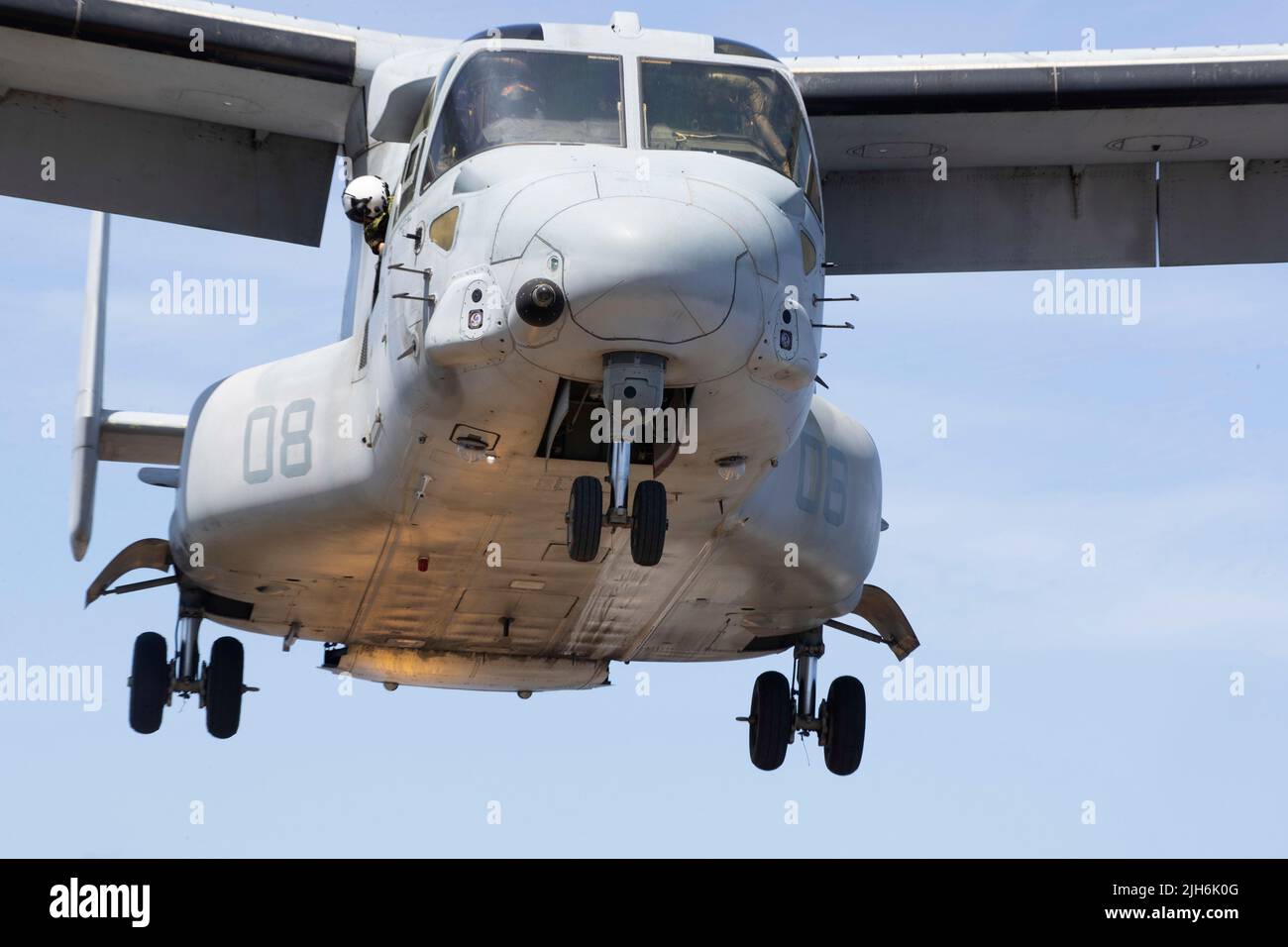 220714-N-XN177-1209 PACIFIC OCEAN (July 14, 2022) – An MV-22 Osprey ...