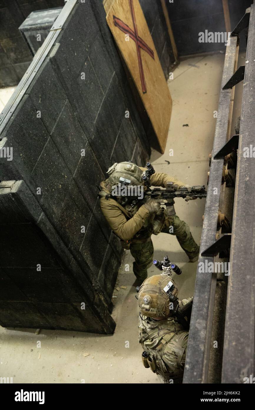 Polish Special Operations Forces Operators perform Close-Quarters ...