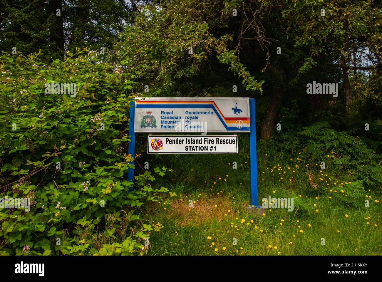 Royal canadian mounted police officers hi-res stock photography and ...