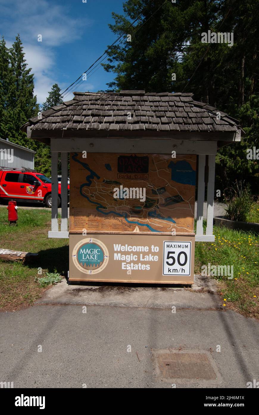 Welcome to magic lake estates hi-res stock photography and images - Alamy