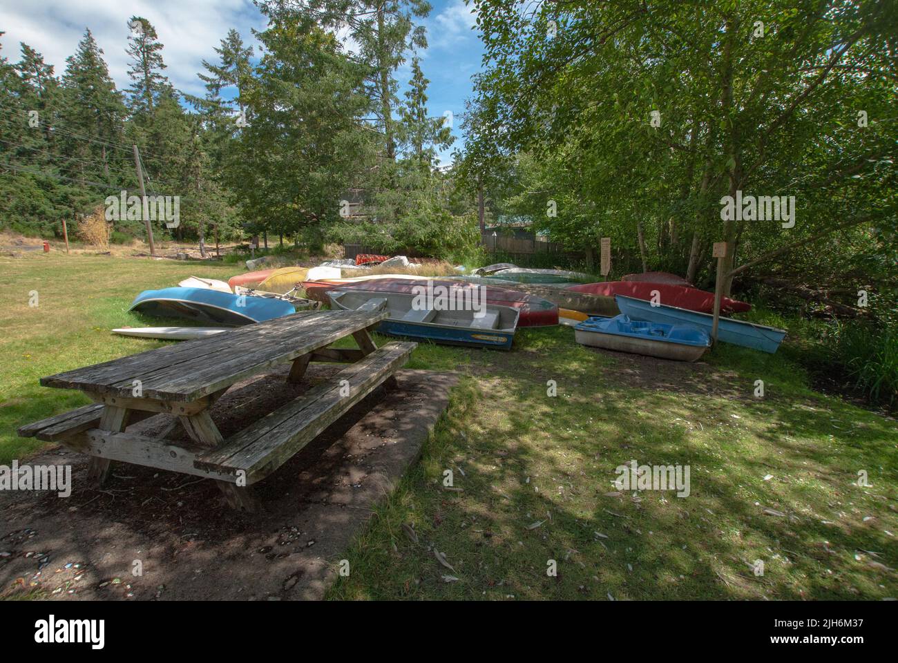 Boats at Magic Lake, North Pender Island, British Columbia, Canada ...