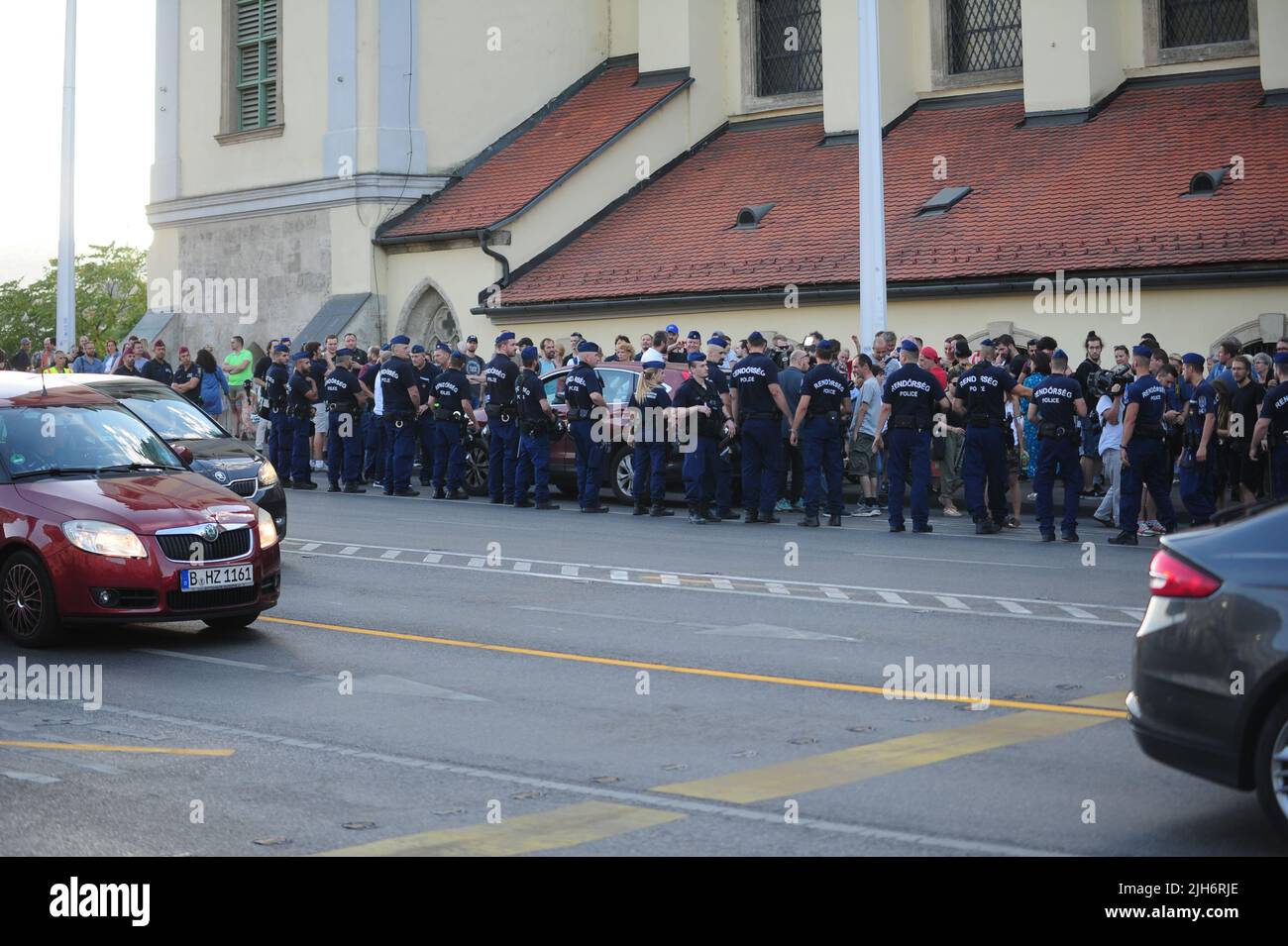 Budapest, Hungary, 15th Jul 2022, Protestors block Elisabeth Bridge ...